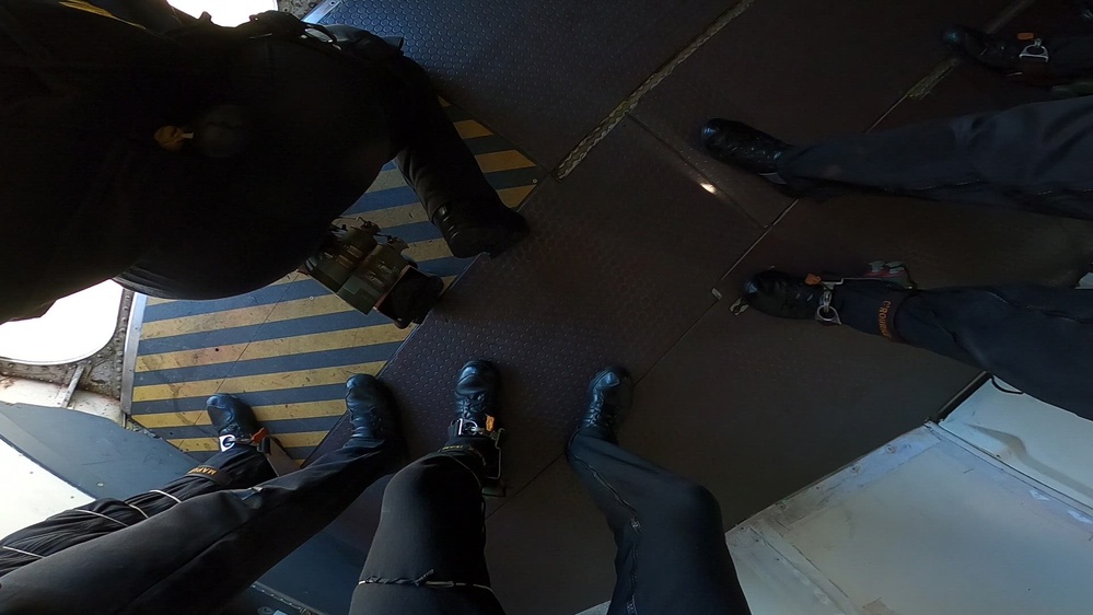 DVIDS - Video - The U.S. Army Parachute Team skydives in to Phoenix ...