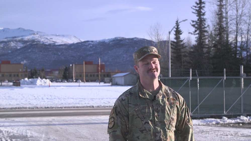 DVIDS - Video - Holiday Star on Mount Gordon Lyon to power on remotely ...