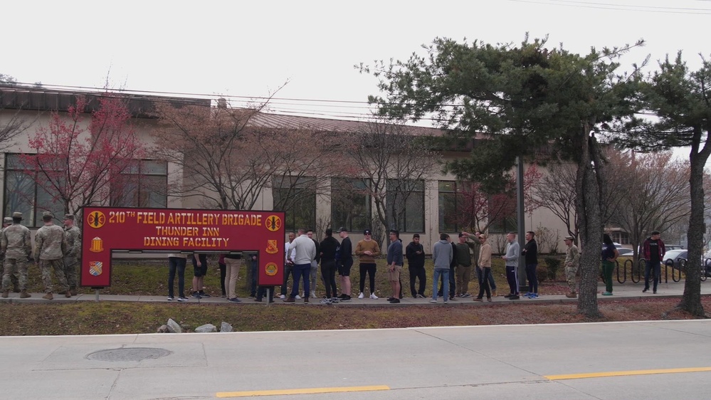 DVIDS - Video - 2ID/RUCD Thanksgiving serves the Troops B-roll