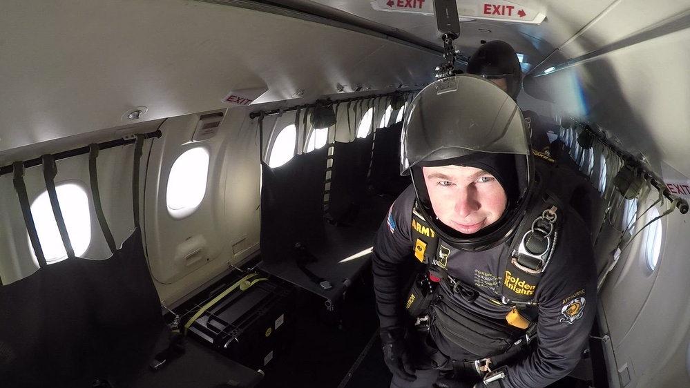 DVIDS - Video - The U.S. Army Parachute Team jumps into the Army Navy game
