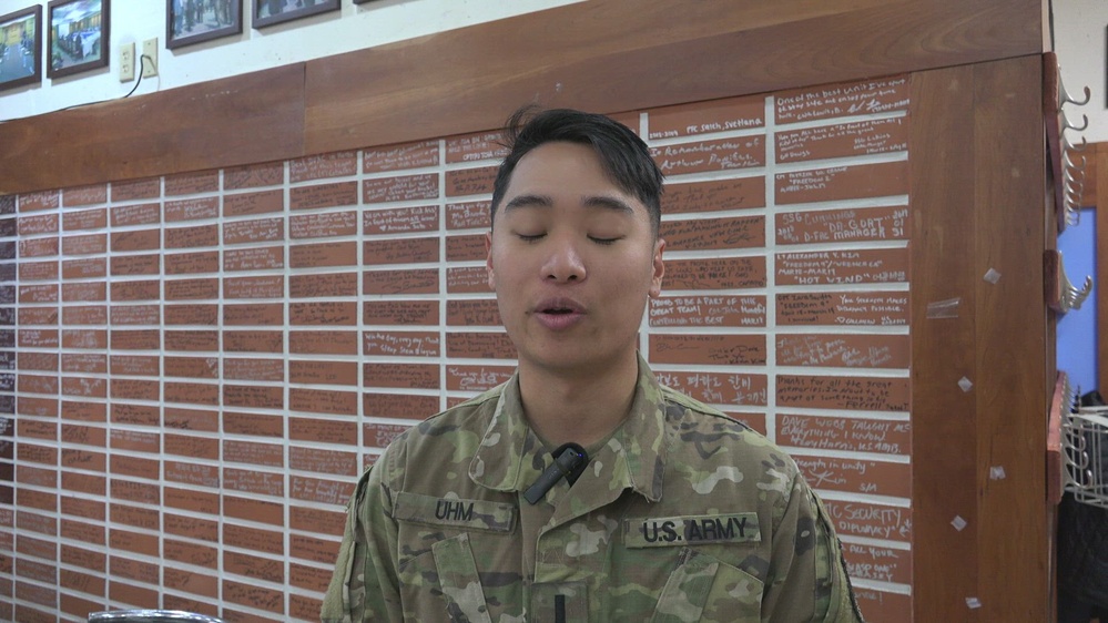 DVIDS - Video - 1Lt. Simon Uhm - Holiday Greeting