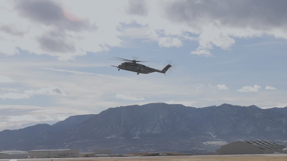 DVIDS - Video - HMH-464 cold-weather deployment for training begins