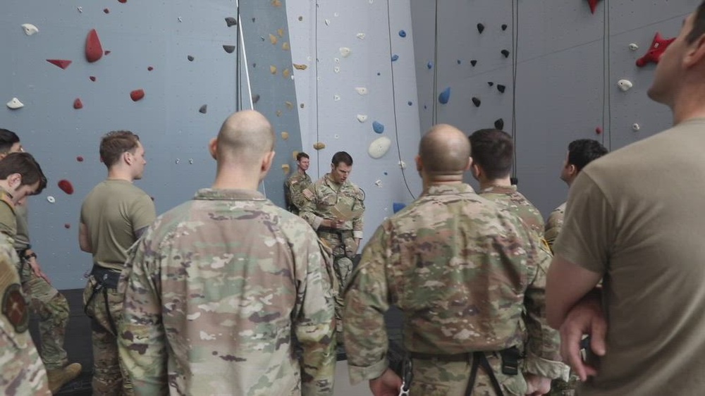 DVIDS - Video - U.S. Army Mountain Warfare School Welcomes Students To ...