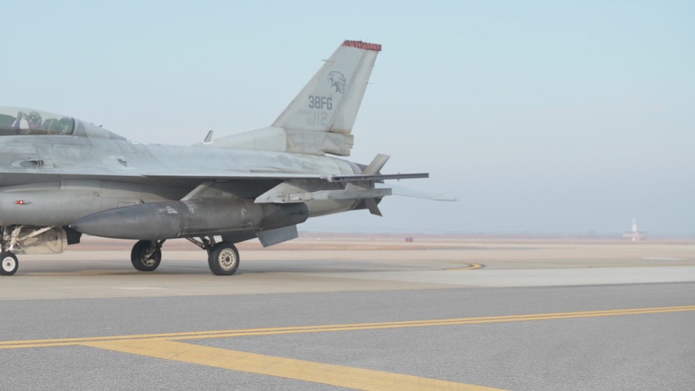 DVIDS - Video - ROKAF's 38th Fighter Group conducts flight training