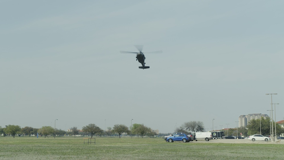 DVIDS - Video - U.S. Army Helicopters Landing for Static Display 113th ...