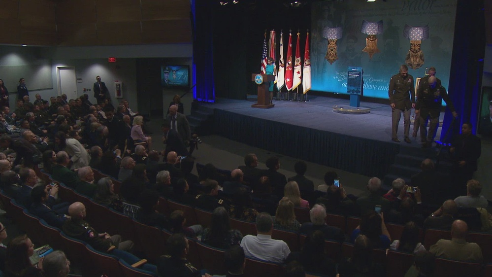 DVIDS - Video - Medal Of Honor Recipient COL Davis Ceremony – Regan ...