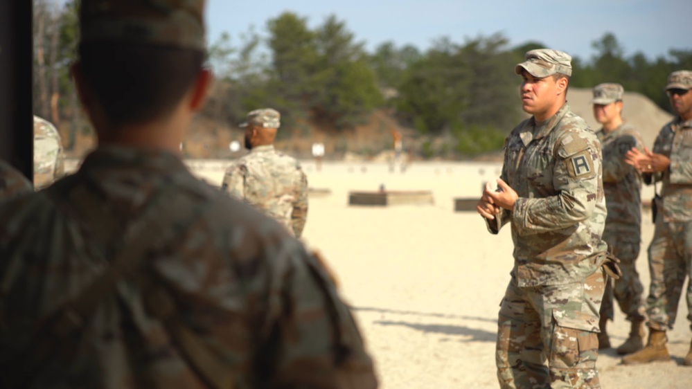 DVIDS - Video - OC/T's train Hofstra University ROTC Cadets on M4A1