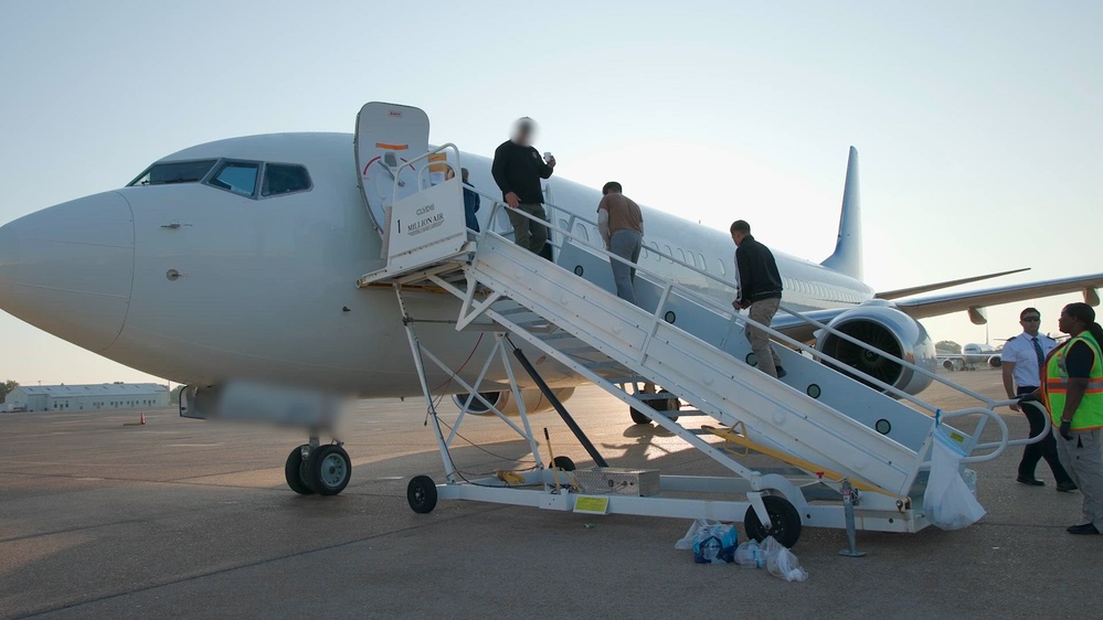 DVIDS - Video - ICE conducts removal flight to El Salvador May 19