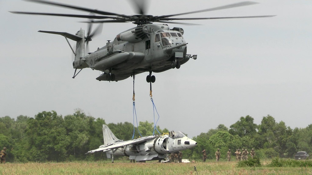 DVIDS - Video - U.S. Marines use CH-53E Super Stallion to perform external lifts during ...