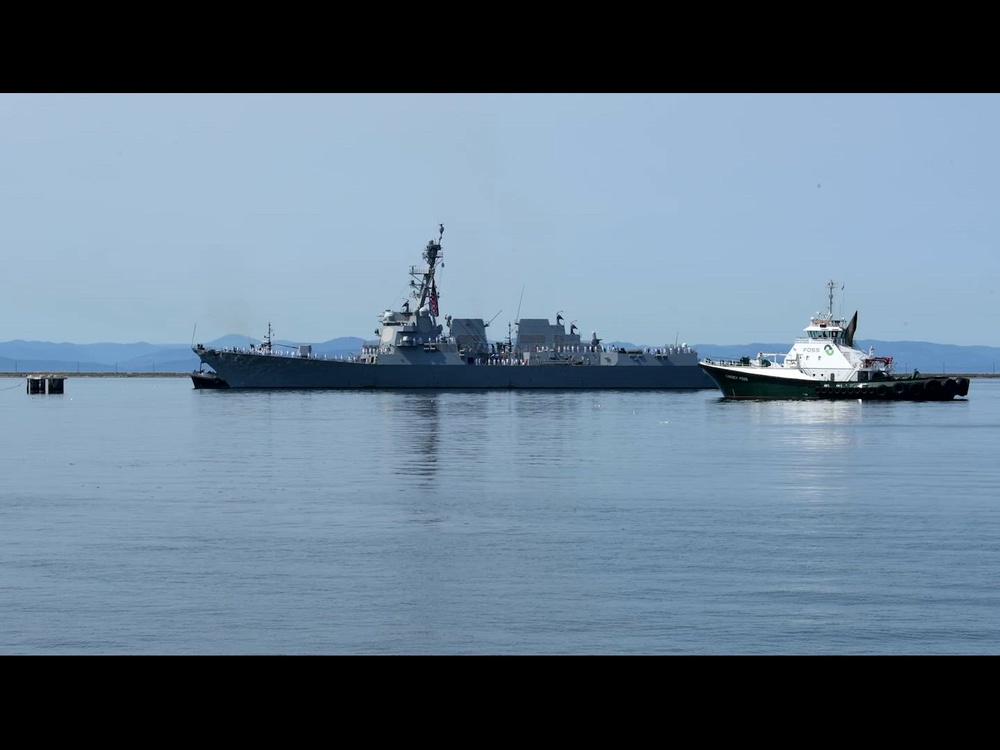 DVIDS - Video - USS Momsen visits Port Angeles, Washington