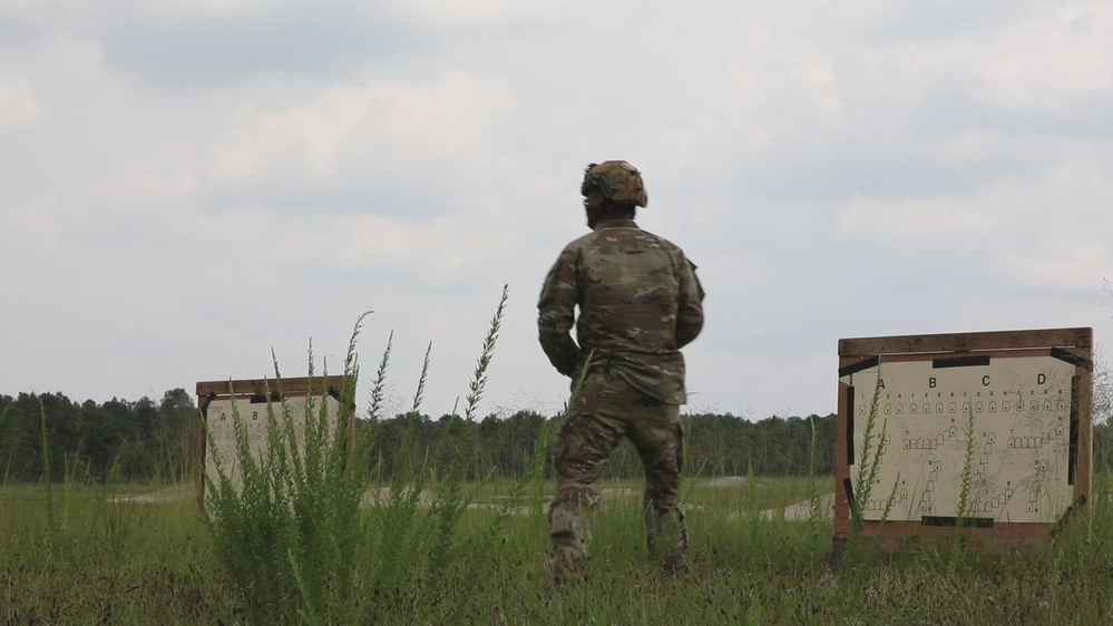 DVIDS - Video - U.S. Army Reserve Soldiers qualify on the M240B weapon ...