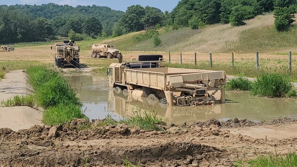 DVIDS - Video - Fort McCoy RTS-Maintenance Wheeled Vehicle Recovery ...