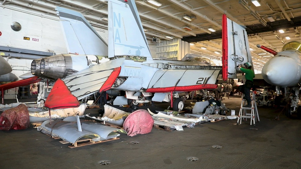 DVIDS - Video - Super Hornet Maintenance