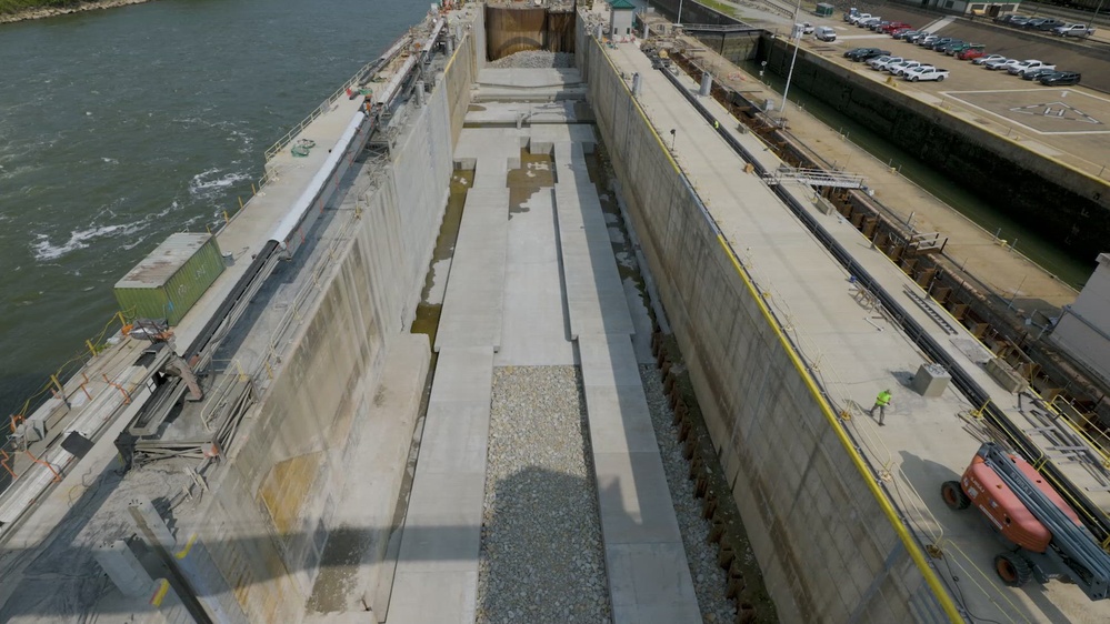 DVIDS - Video - B-Roll: Lock chamber at Charleroi begins to fill back ...