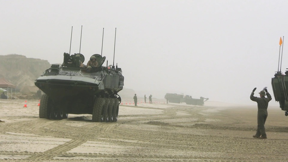 DVIDS - Video - Enhancing Marine Corps Capabilities: New ACV training ...