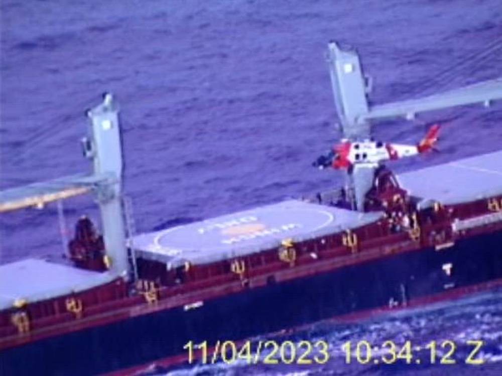 Dvids Video Coast Guard Medevacs Man 250 Miles Off Nassau Bahamas