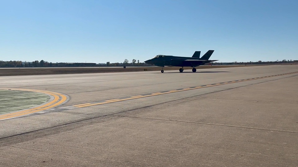 DVIDS - Video - F-35A Lightning II 4-Ship to Ebbing ANGB 07NOV2023