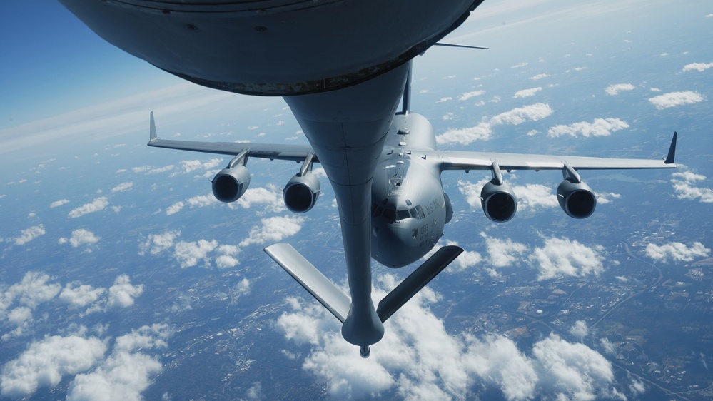 DVIDS - Video - 63rd ARS refuels C-17 over Southeastern United States