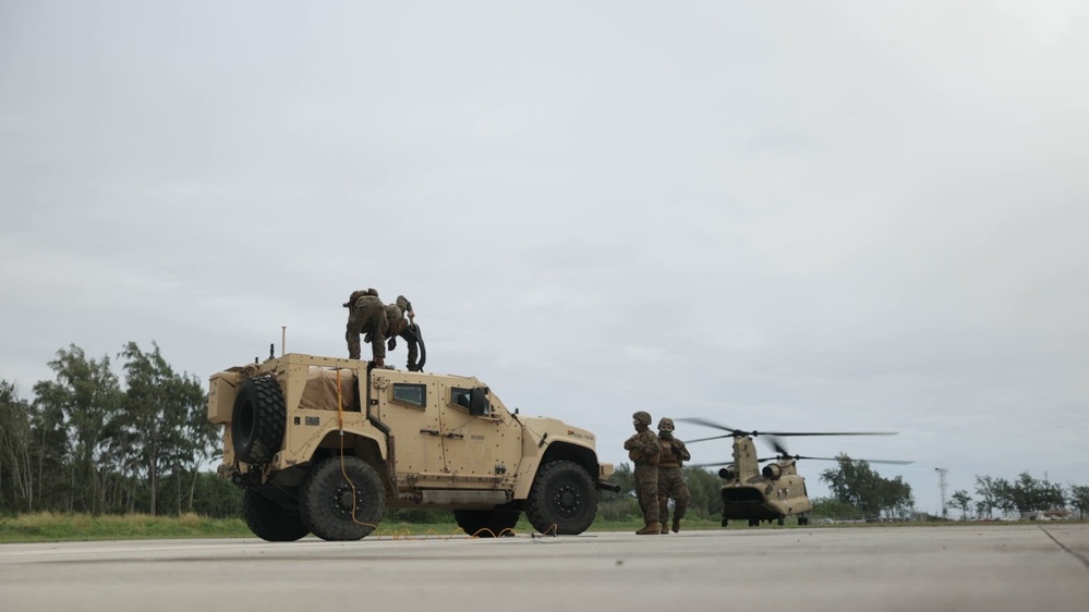 DVIDS - Video - 3d LLB conducts Helicopter Support Team training at MCTAB