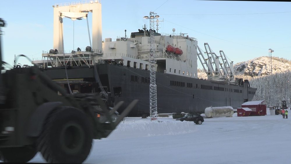 DVIDS - Video - Maritime Prepositioning Force supports II Marine ...