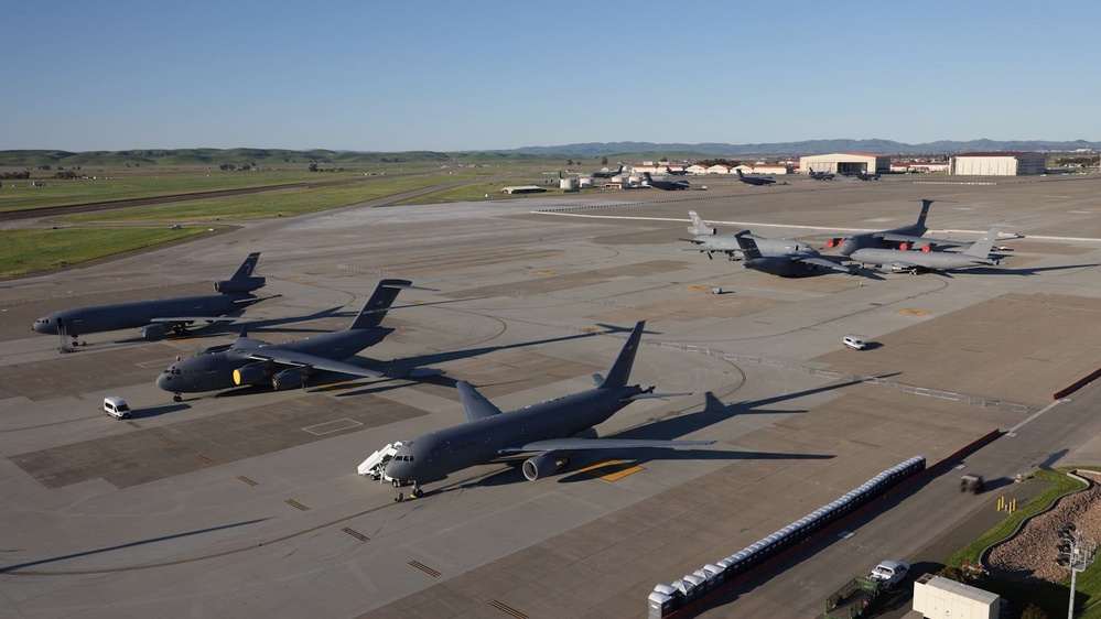 DVIDS - Video - Travis AFB hosts Wings Over Solano air show, open house