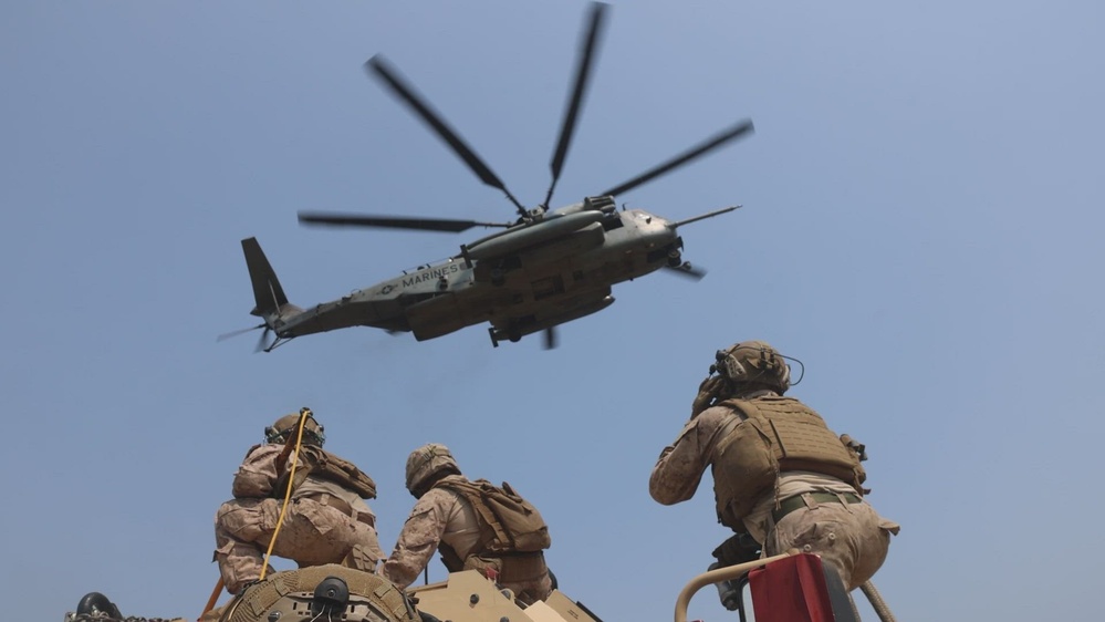 DVIDS - Video - B-Roll: CLB-15 Conducts Helicopter Support Team ...
