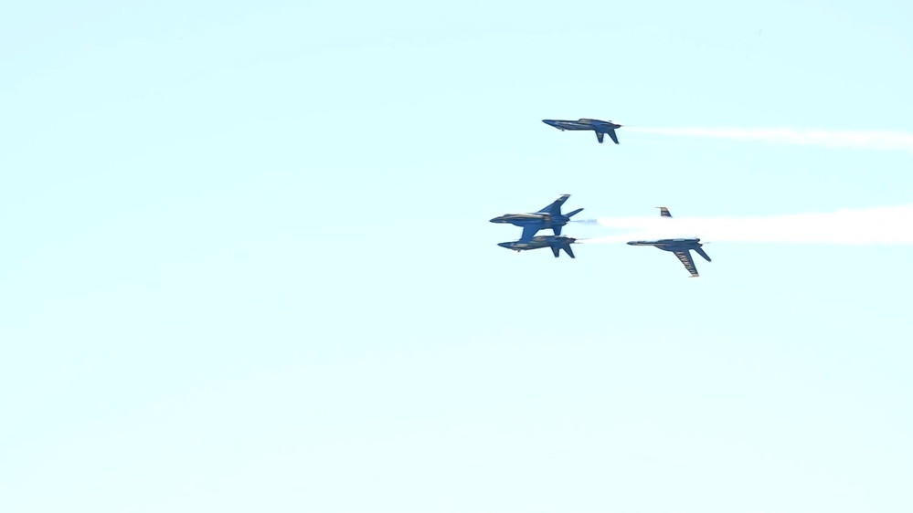 DVIDS - Video - U.S. Navy Blue Angels practice maneuvers prior to ...