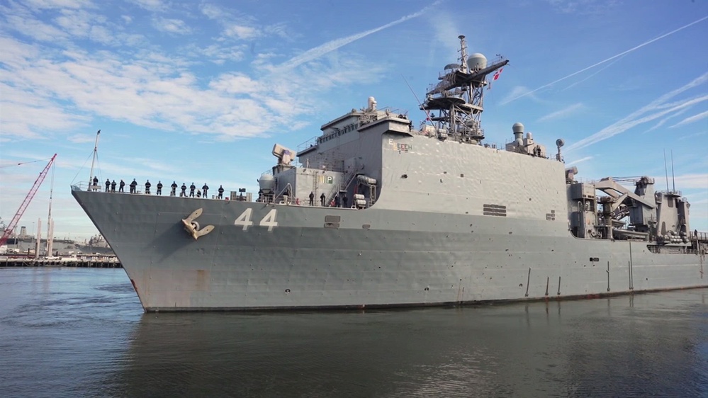 DVIDS - Video - USS Gunston Hall Returns Home Following Exercise ...