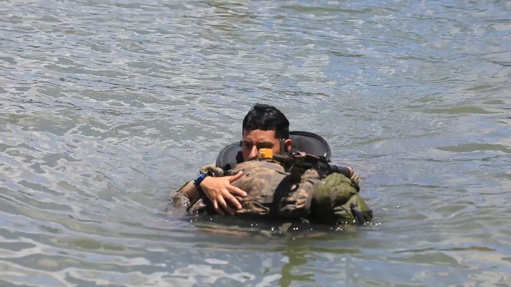 DVIDS - Video - Jungle Operations Training Course Soldiers conduct ...