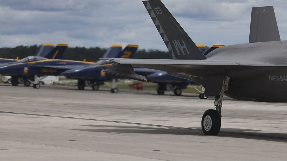 DVIDS - Video - F-35 performs aerial maneuvers at MCAS Cherry Point Air ...