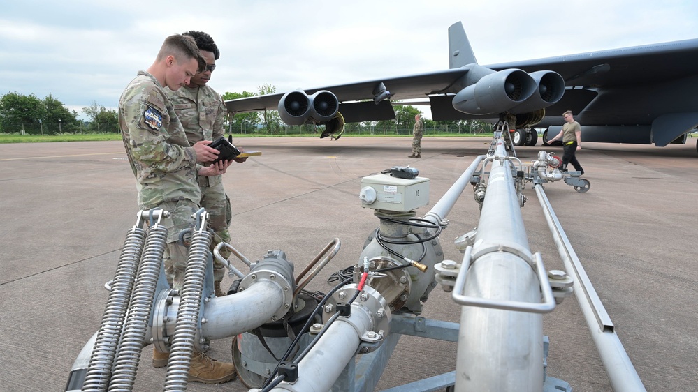 DVIDS - Video - Bomber Task Force 24-3 Maintenance Ops B-Roll