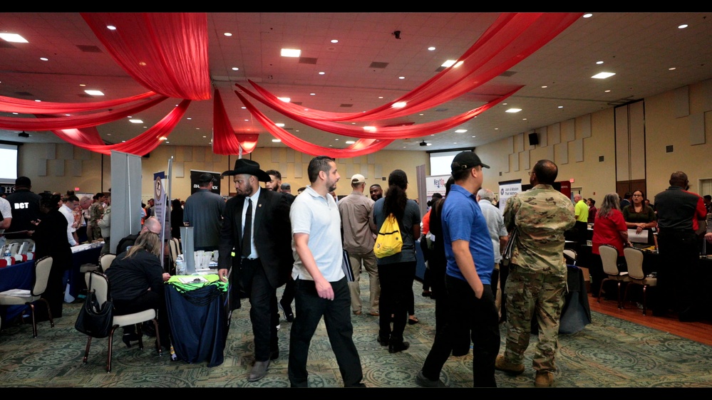 DVIDS - Video - Fort Bliss Transition Assistance Program expo and job fair connects jobseekers ...