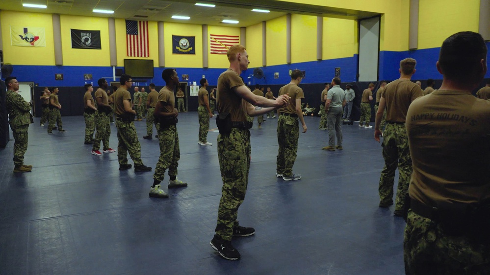 DVIDS - Video - NTTC - Lackland Security Forces handcuff training
