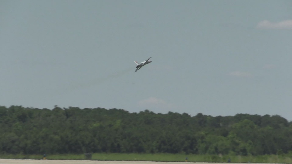 DVIDS - Video - VMFT-402 Arrives At MCAS Beaufort