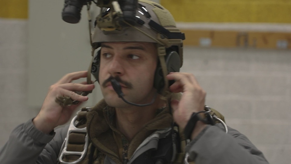 DVIDS - Video - 4th Recon Marines prepare gear for free-fall operations ...