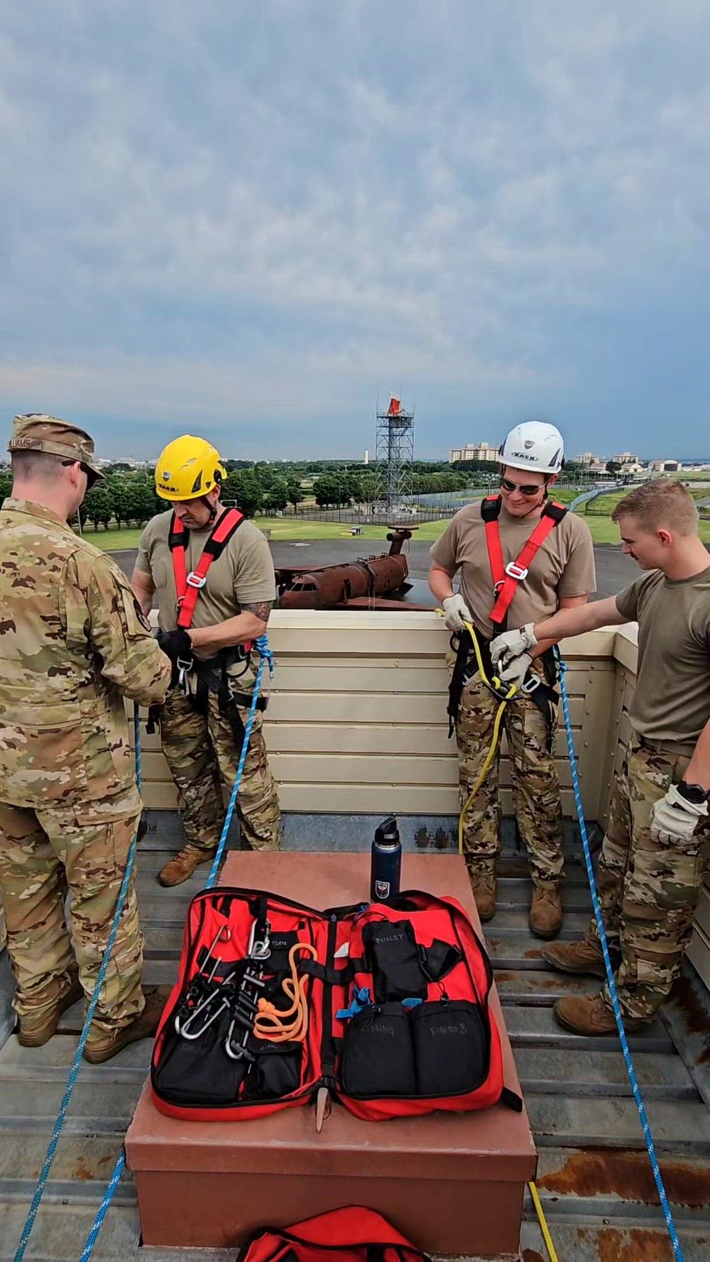 DVIDS - Video - Missouri Airmen conduct rope rescue training at Yokota
