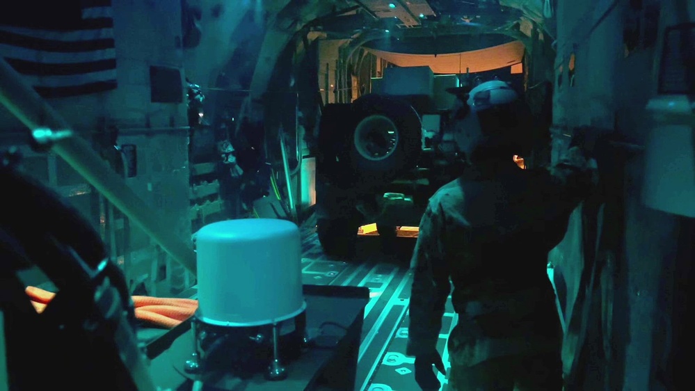 DVIDS - Video - U.S. Army Green Berets perform RAPIDS training with U.S ...