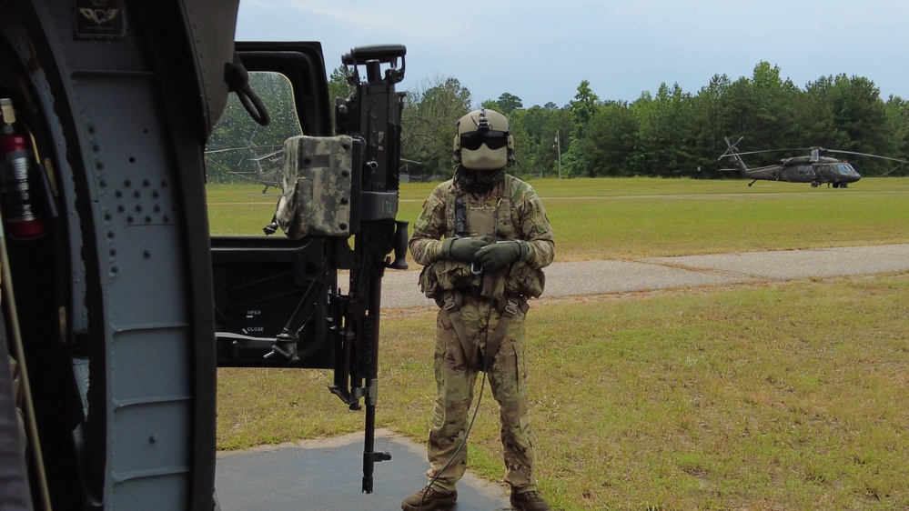 DVIDS - Video - B-ROLL: 1-131st Aviation Regiment conducts aerial ...