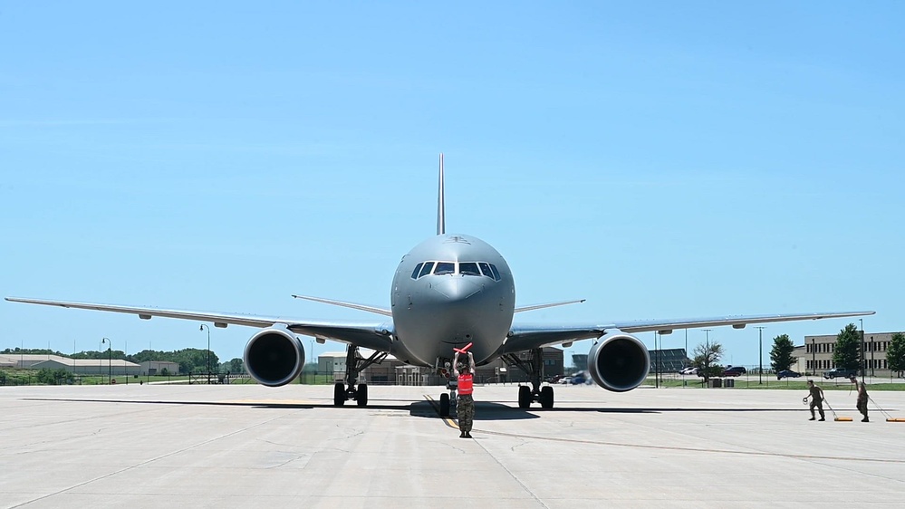 DVIDS - Video - KC-46 Maximum Endurance Operation - Project Magellan (post-flight)