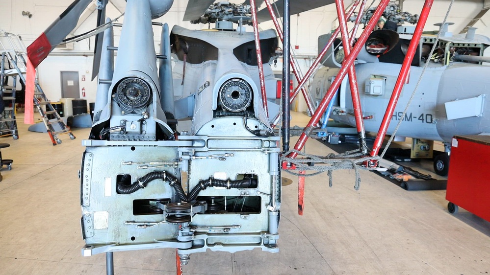 DVIDS - Video - HSM-40 B-ROLL OF MH-60R SEAHAWKS