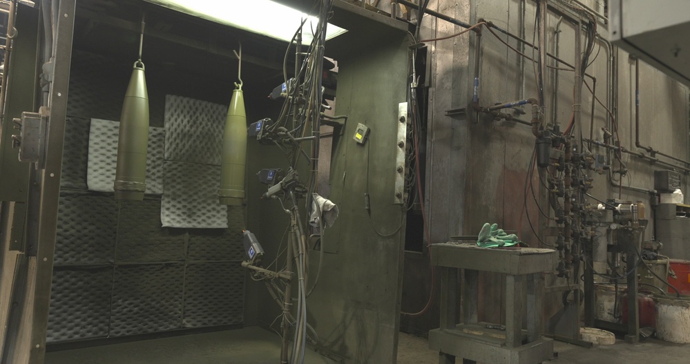 DVIDS - Video - 155MM Round Projectile Case Painting