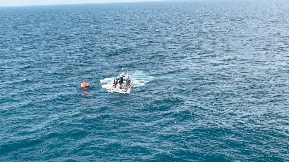DVIDS - Video - Coast Guard rescues 4 after vessel sinks 20 miles off ...