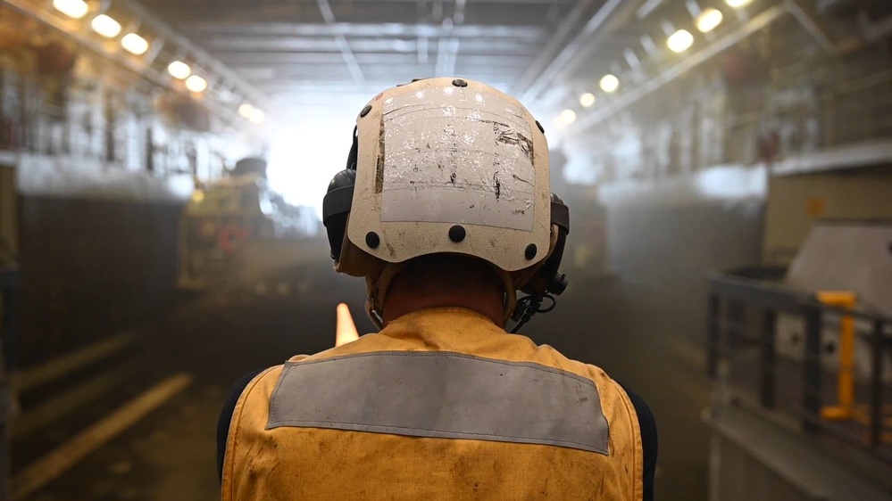 DVIDS - Video - USS New York Well Deck Operations