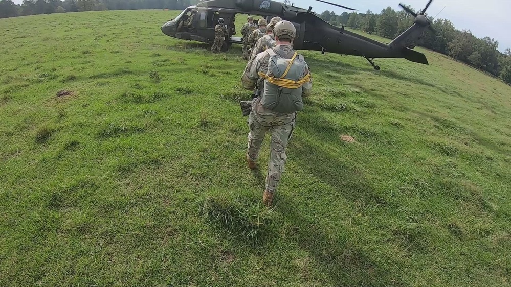 DVIDS - Video - 5TH RANGER TRAINING BATTALION AIRBORNE OPERATION