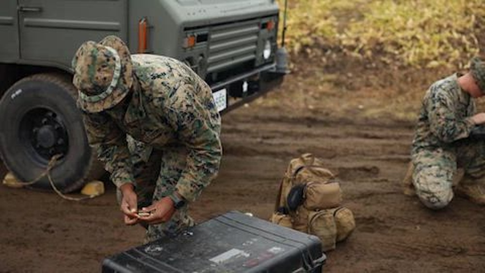 DVIDS - Video - KS 25 | 12th MLR Marines Establish Fire Direction Center