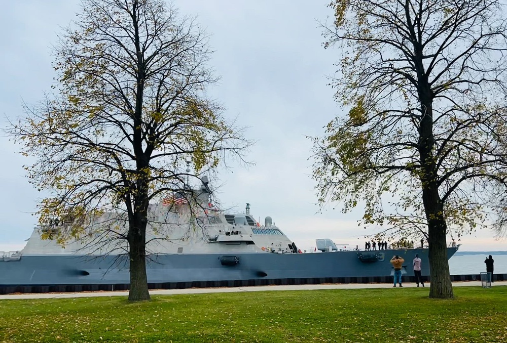 DVIDS - Video - USS Beloit Arrives in Milwaukee for Commissioning