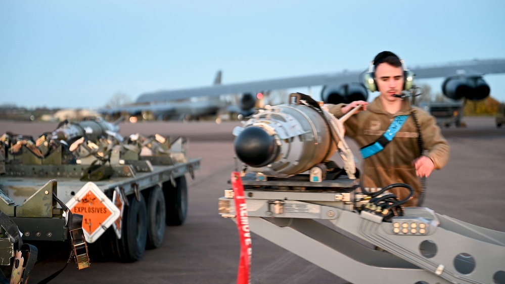 DVIDS - Video - 20EBS Airmen load weapons during BTF 25-1