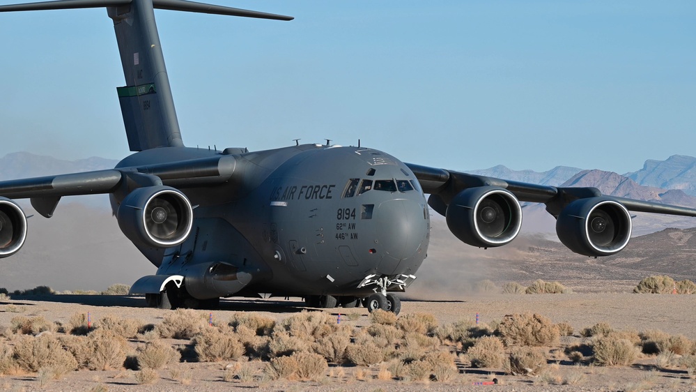 DVIDS - Video - HIMARS Exercise C-17 Globemaster III Arrivals and ... DVIDS - Video - HIMARS Exercise C-17 Globemaster III Arrivals and ...