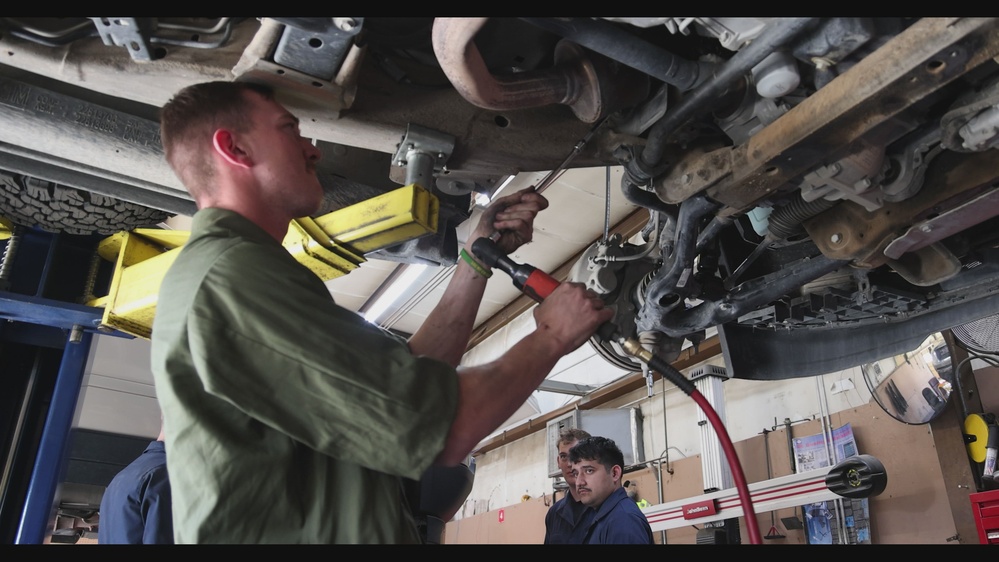DVIDS - Video - U.S. Soldiers provide mechanic support