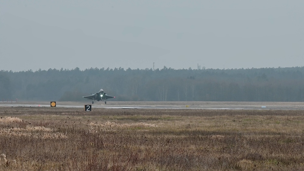 DVIDS - Video - Perfecting offensive and defensive counter air missions ...